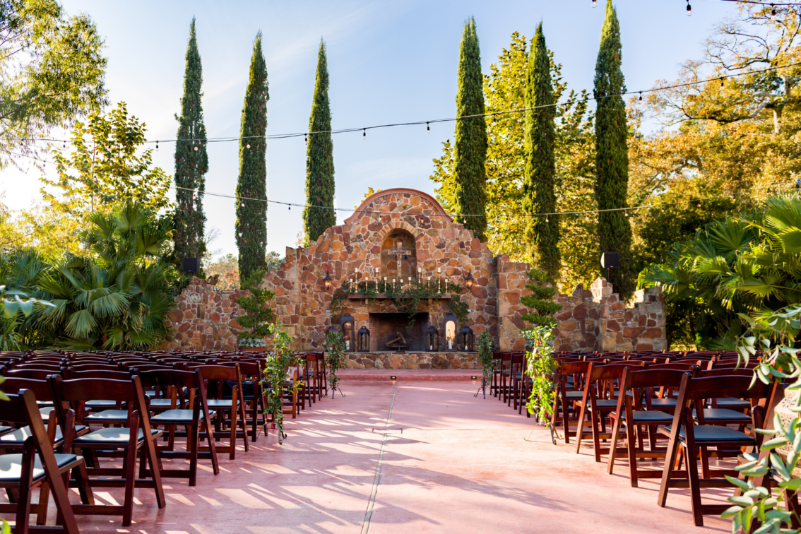 Engaged Near Houston? Check Out This Real Wedding At Madera Estates In ...